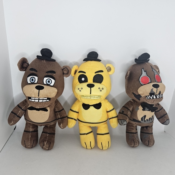 Phatmojo | Toys | Lot Of 3 Five Nights At Freddys Years Golden Freddy ...